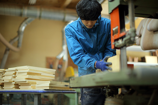 Way.4「伝統と先進を操るつくり手の現場。」 | おしゃれな木の北欧風雑貨ブランド Hacoa（ハコア）