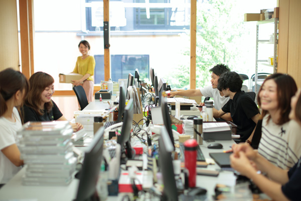 Way.5「受注の人(ひと)手間が、商品を完成させる。」 | おしゃれな木の北欧風雑貨ブランド Hacoa（ハコア）