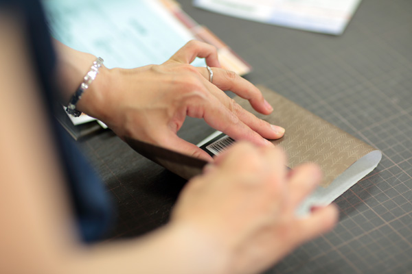 Way.5「受注の人(ひと)手間が、商品を完成させる。」 | おしゃれな木の北欧風雑貨ブランド Hacoa（ハコア）